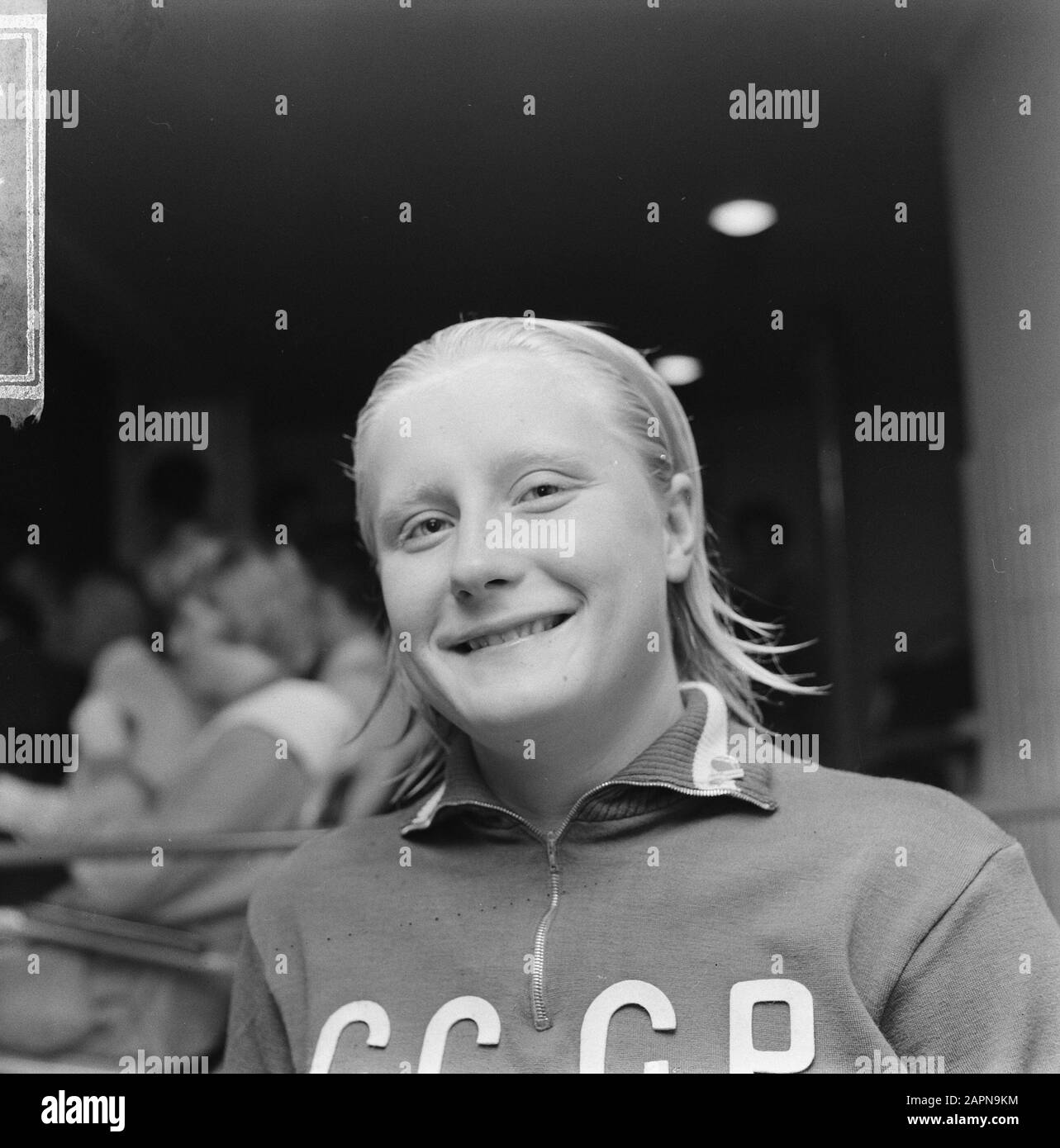 Galina Prozoemenssjtjikowa improved world record 200 meter breaststroke ...