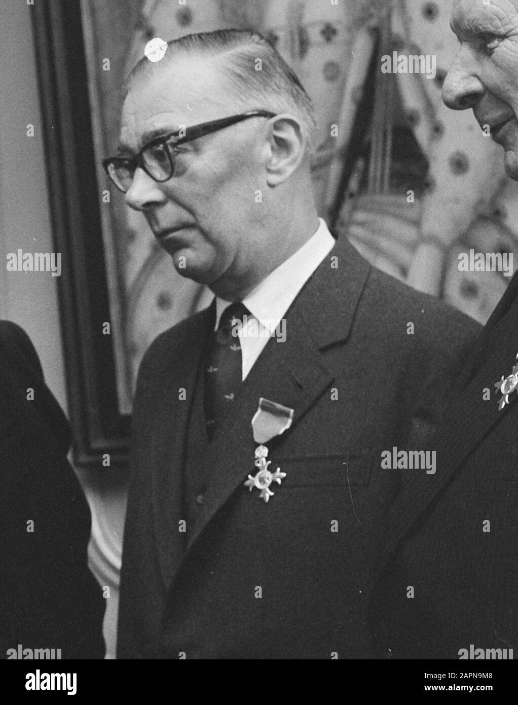 British Ambassador Sir Peter Garran awarded awards, from l.n.r. British ...