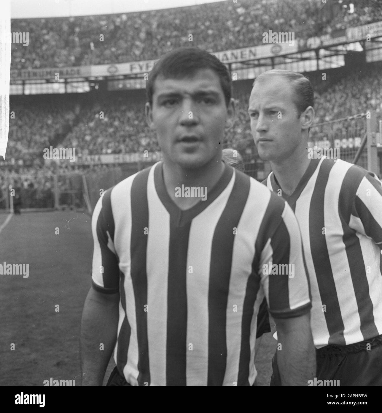 Footballers of the Rotterdam club Sparta Theo Laseroms Date: November 1 ...