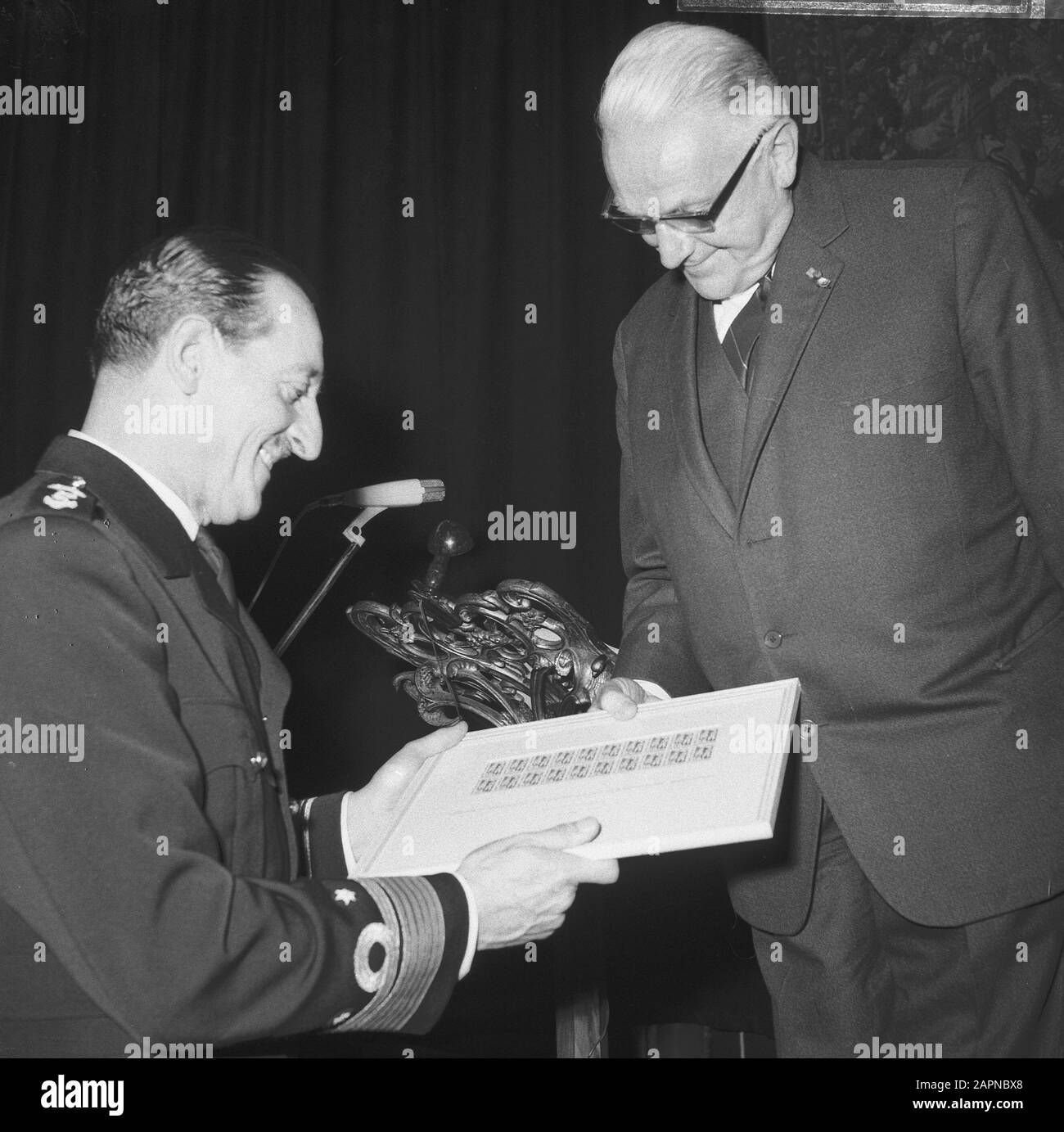 Marine corps stamps hi-res stock photography and images - Alamy