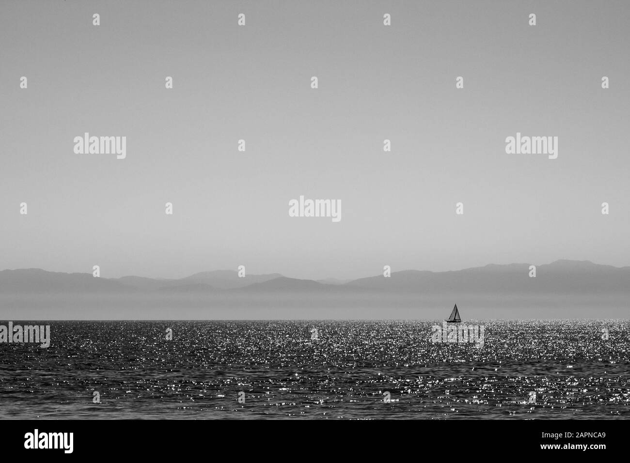 Black water photography ocean hi-res stock photography and images - Alamy