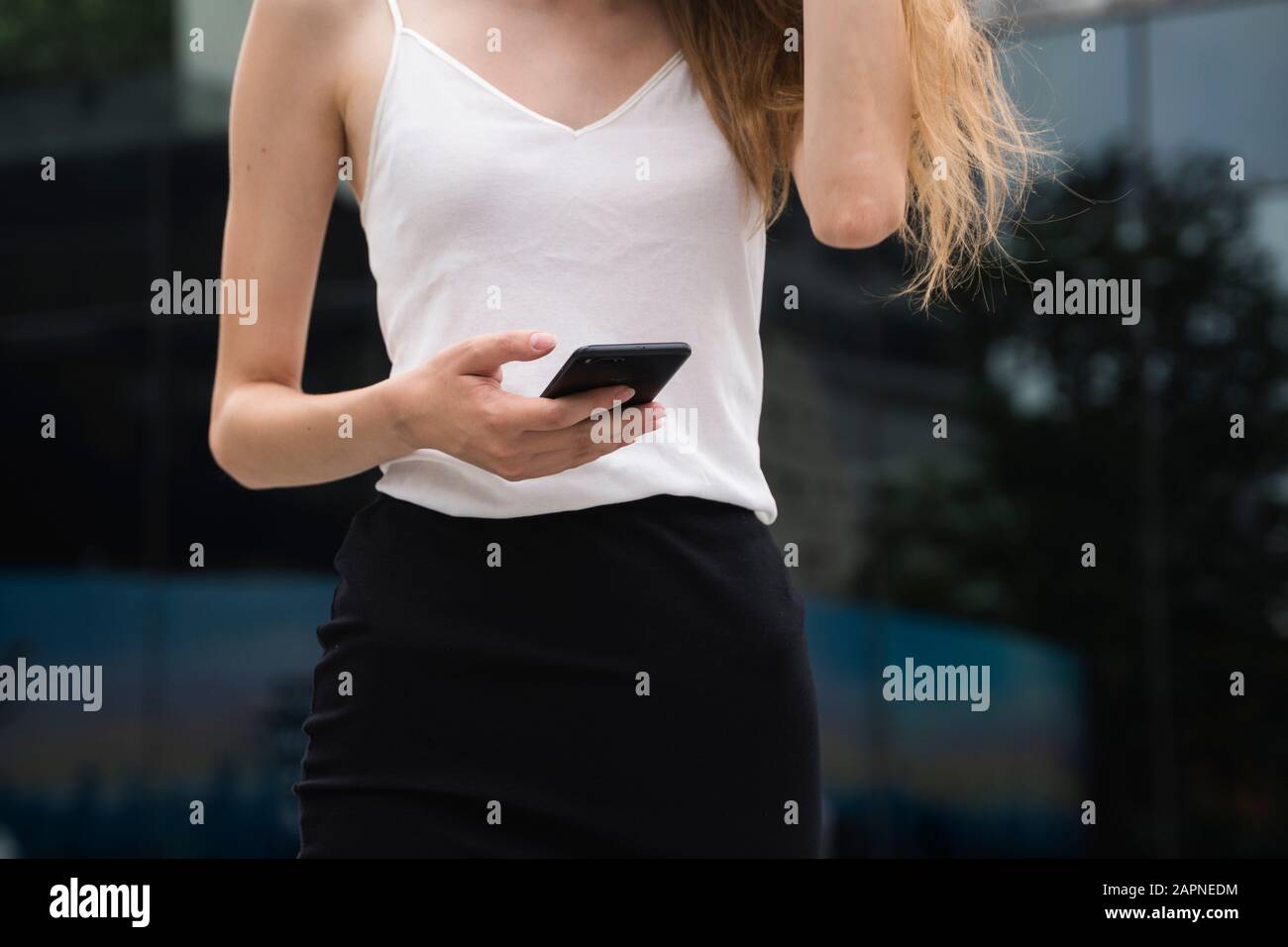 Reading Outside High Resolution Stock Photography and Images - Alamy