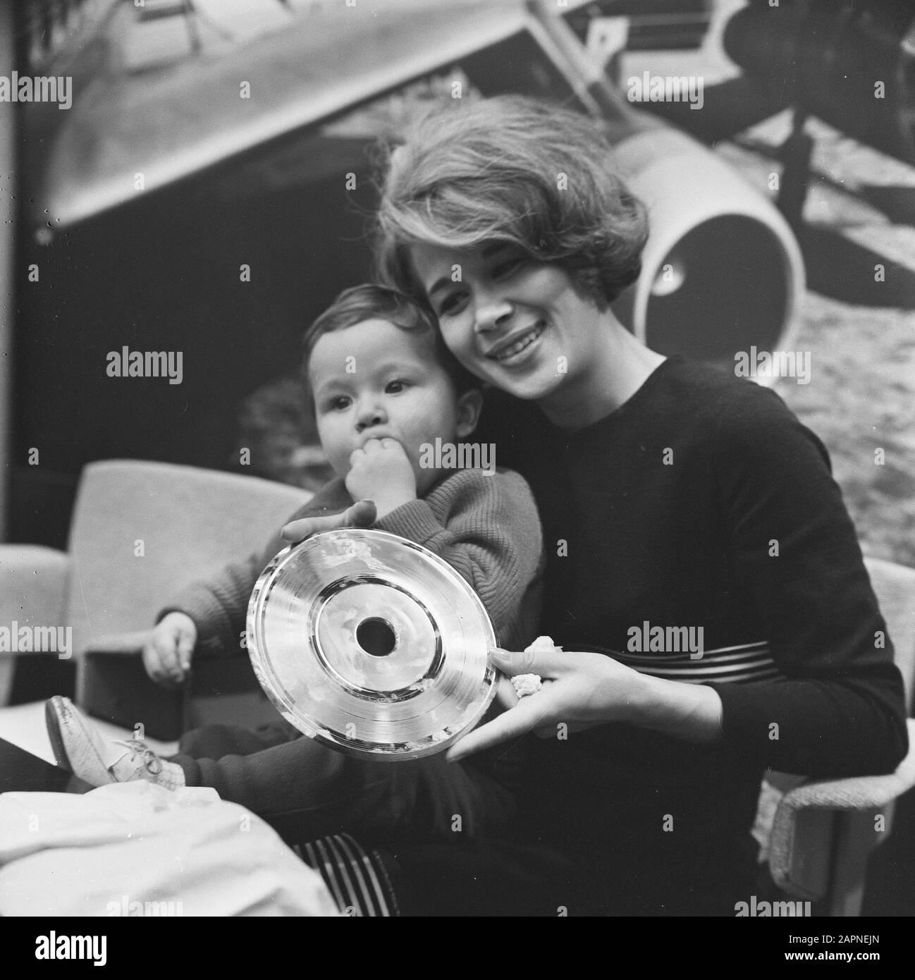 Anneke Grönloh with son Stephan show in the press room of Schiphol the ...