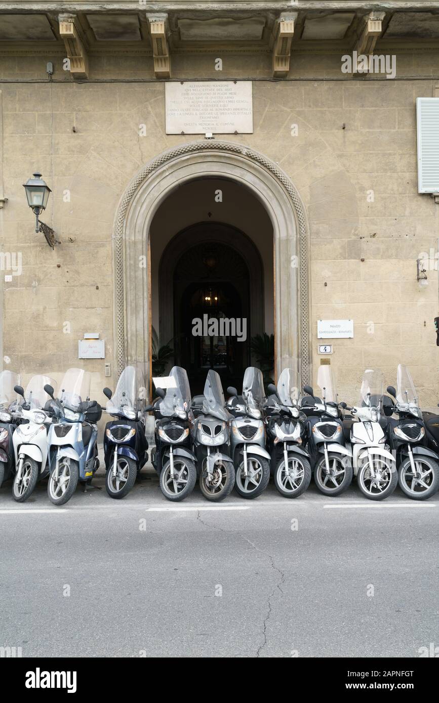 Florence vespa hi-res stock photography and images - Alamy