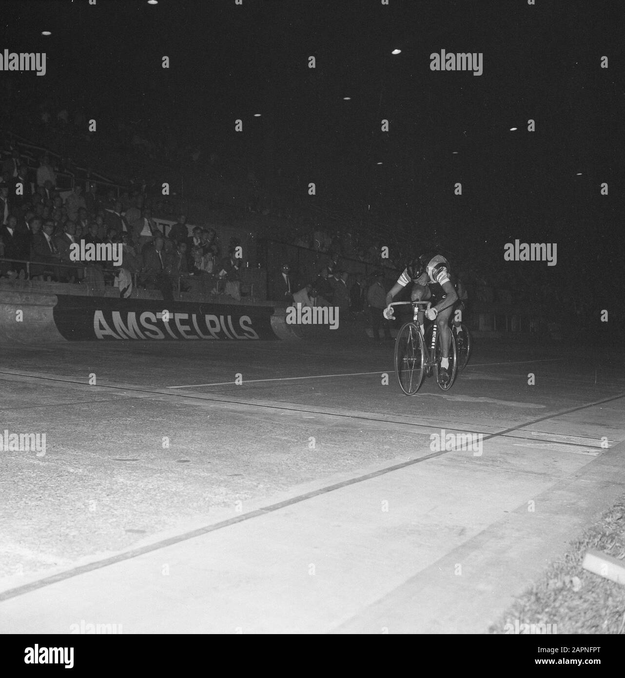 Sprinting sprint Black and White Stock Photos & Images - Alamy