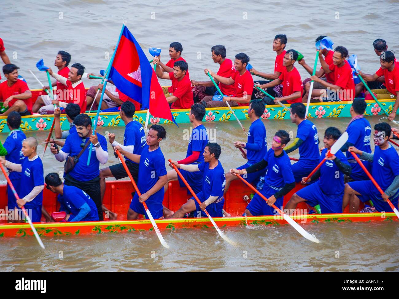 Boat race in Tonle Sap river in Phnom Penh Cambodia Stock Photo - Alamy