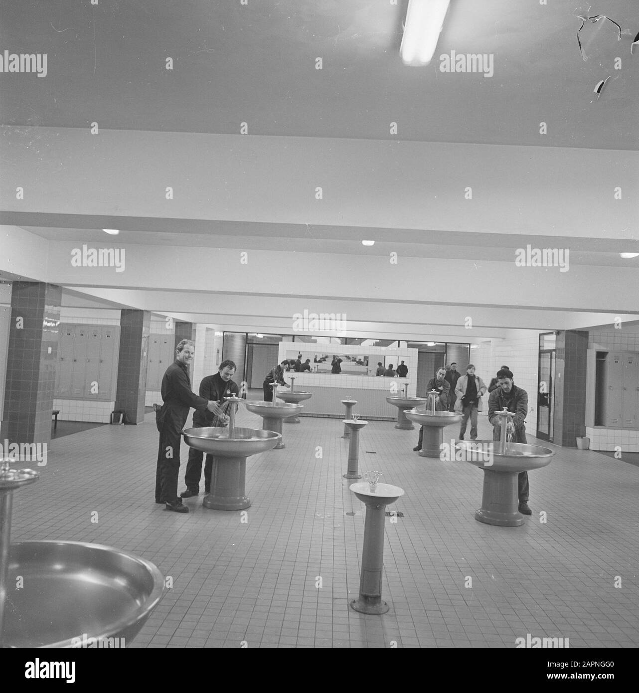 Rotterdam modern laundry room hi-res stock photography and images - Alamy