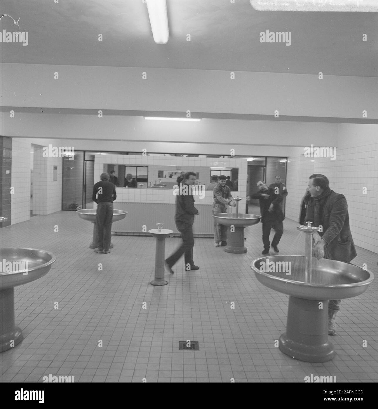 Rotterdam modern laundry room hi-res stock photography and images - Alamy