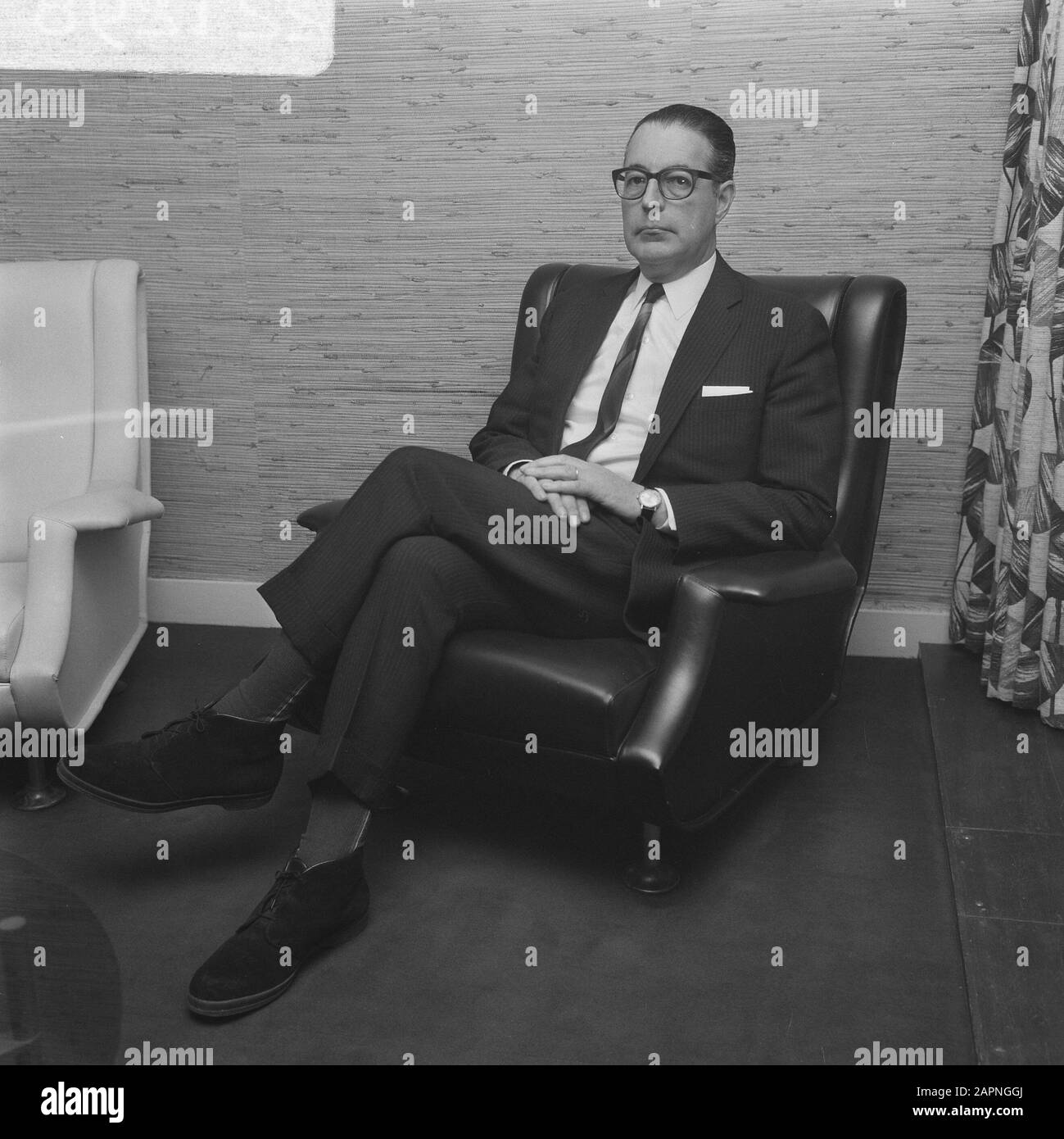 Assignment Elsevier J. de Vries Date: February 21, 1969 Personal name ...