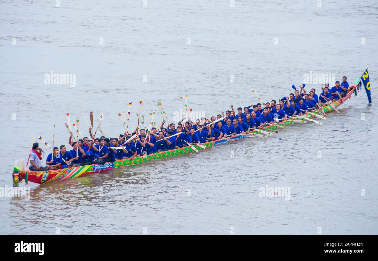Boat race in Tonle Sap river in Phnom Penh Cambodia Stock Photo - Alamy