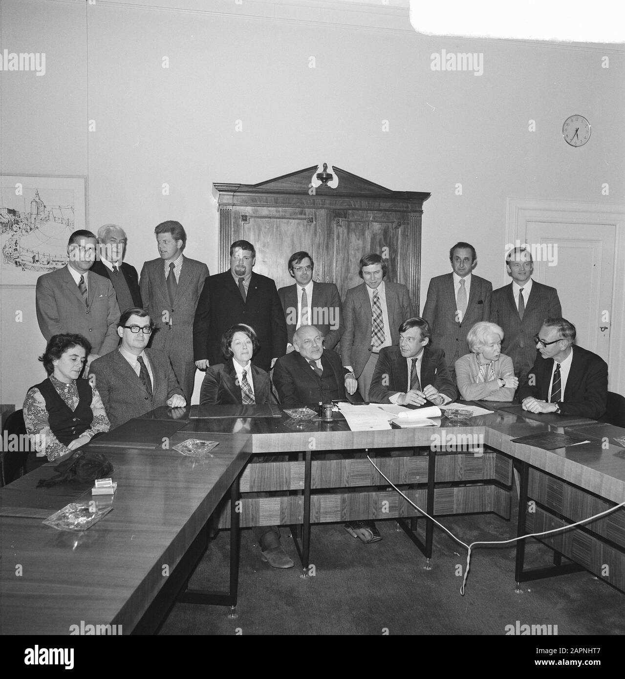 Group of politicians hi-res stock photography and images - Alamy