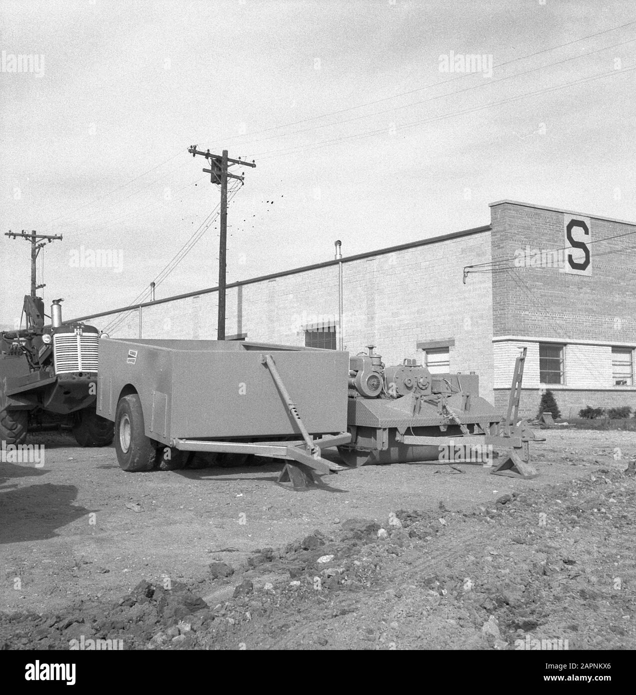 agricultural machinery and tools, work, seaman grader Date: undated ...