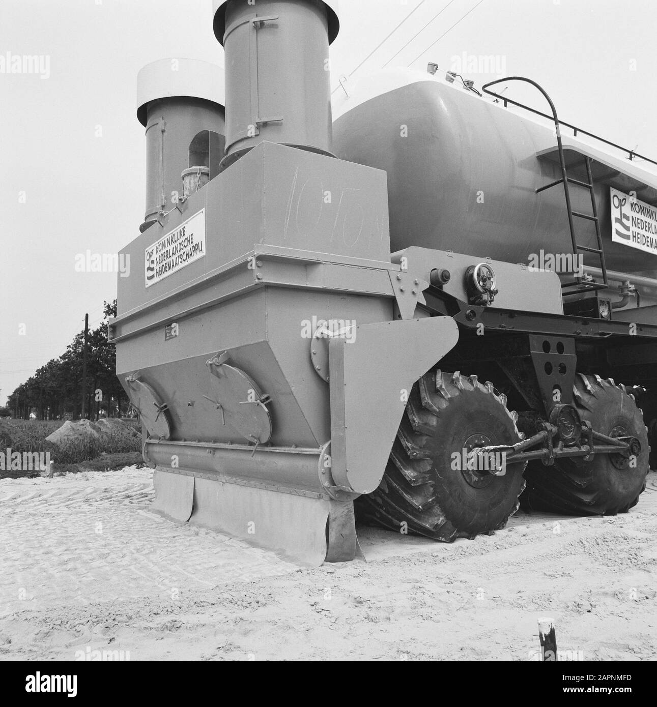 mining, tillage, leveling, brooms, cement spreaders, ground cement ...