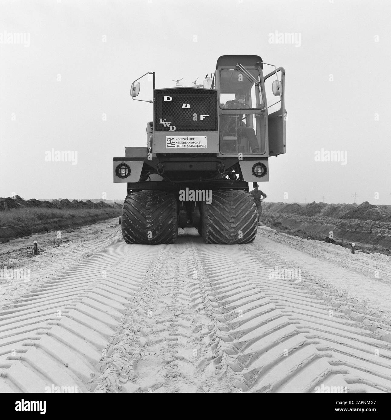 mining, tillage, leveling, brooms, cement spreaders, ground cement ...