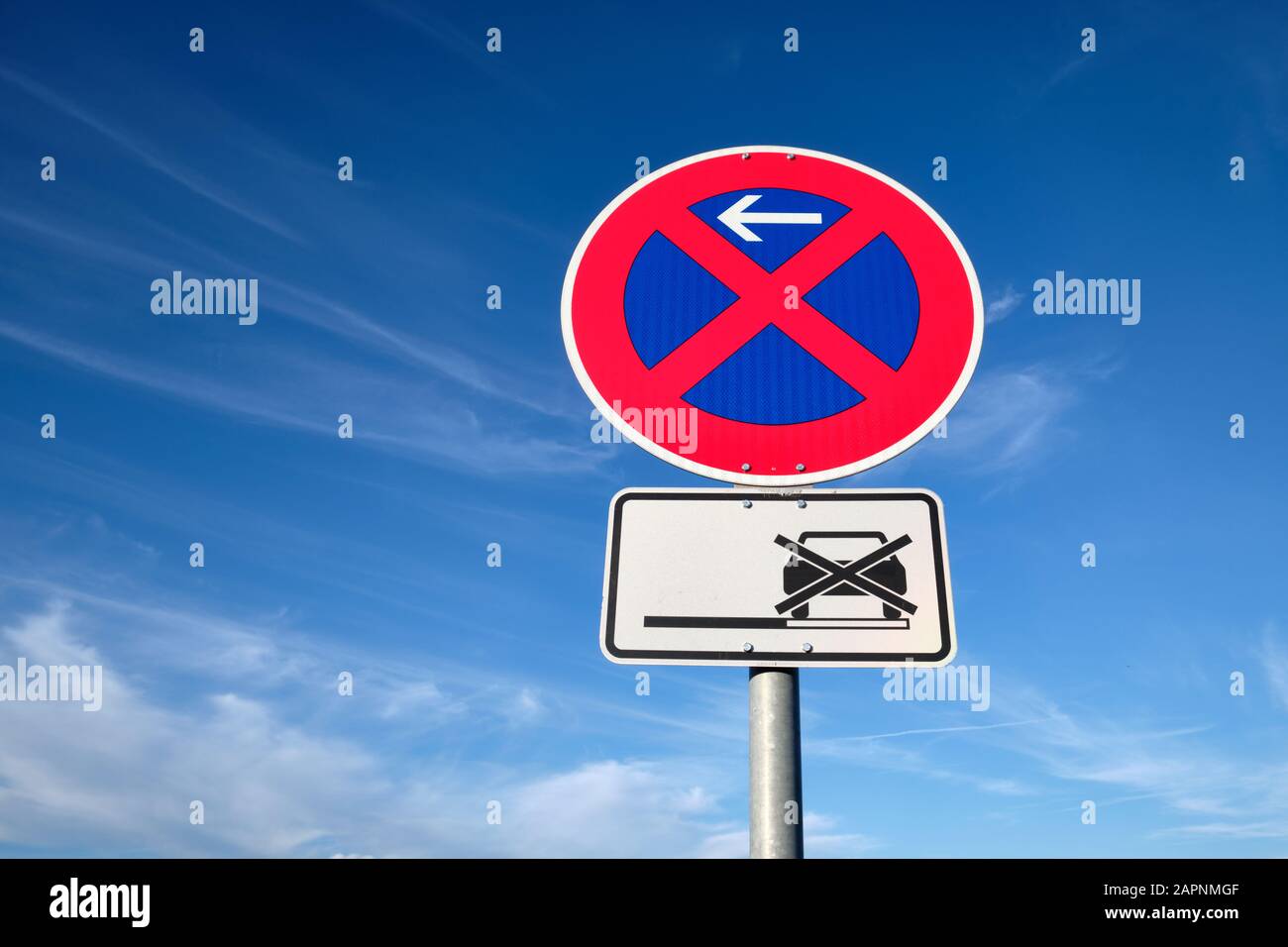 Halting hi-res stock photography and images - Alamy