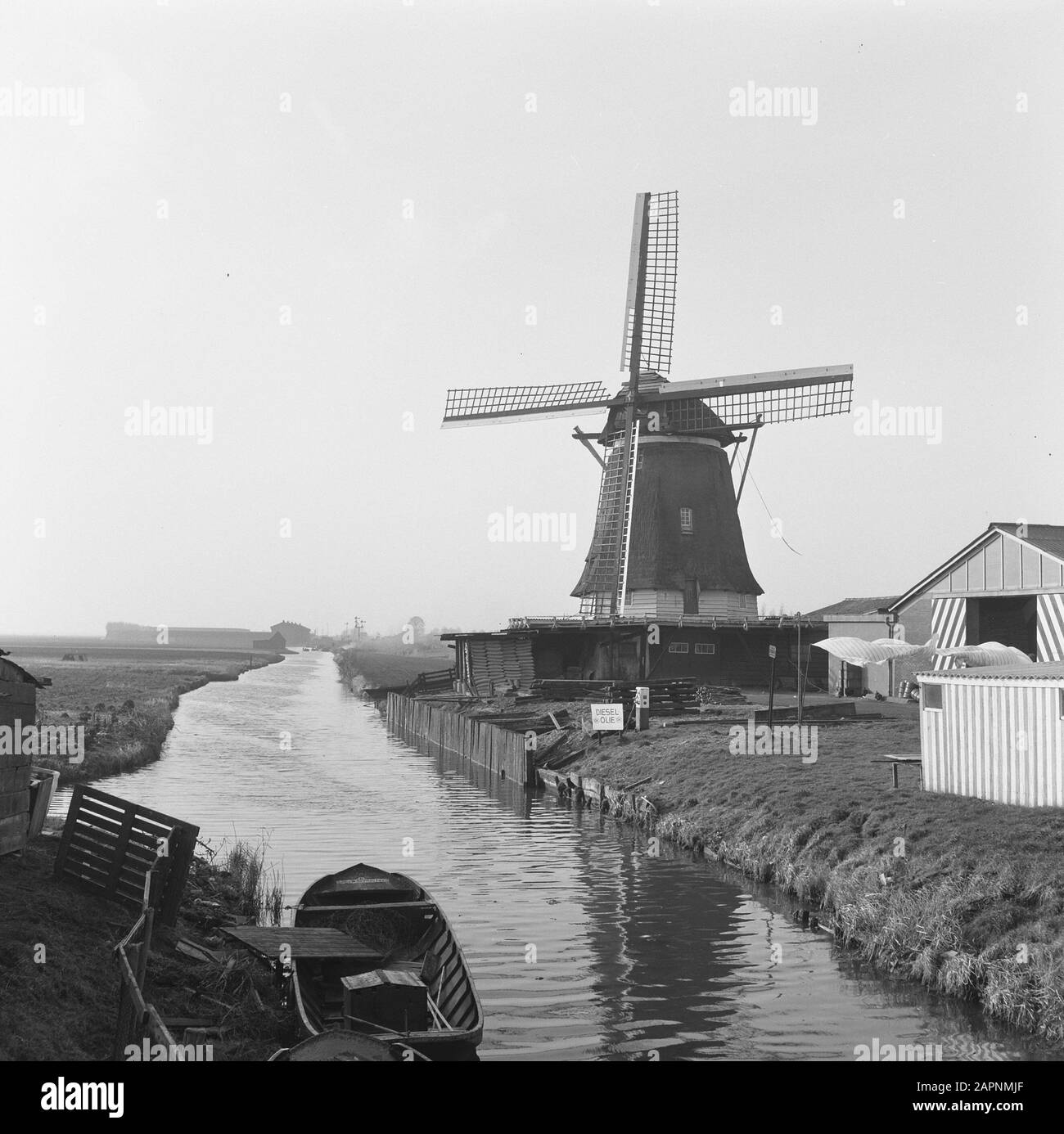 Scaffolding mill Black and White Stock Photos & Images - Alamy