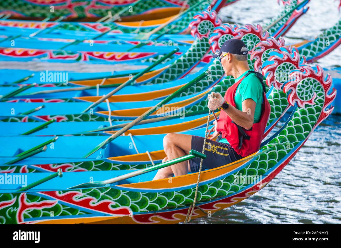 Dragonboats hi-res stock photography and images - Alamy