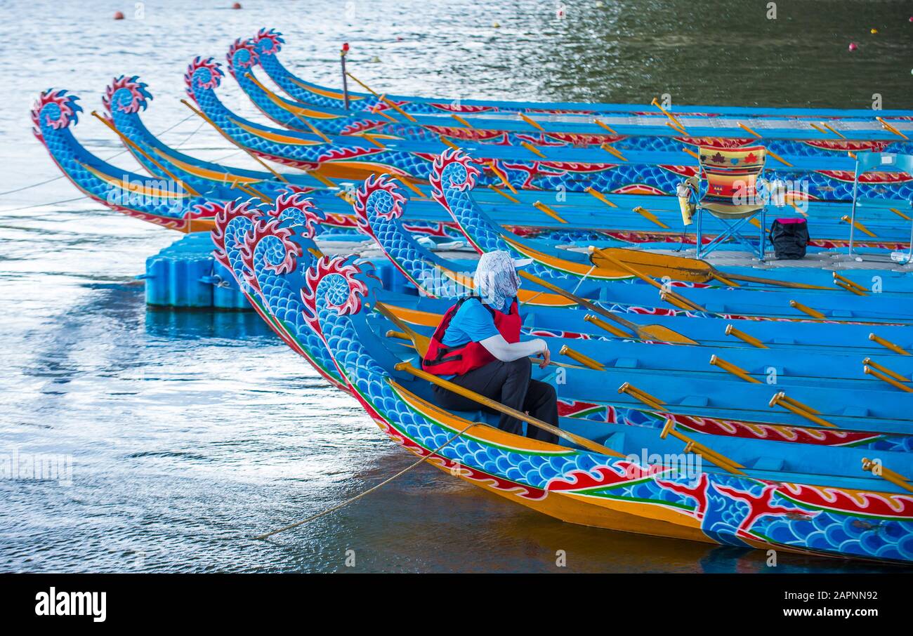Dragonboats hi-res stock photography and images - Alamy