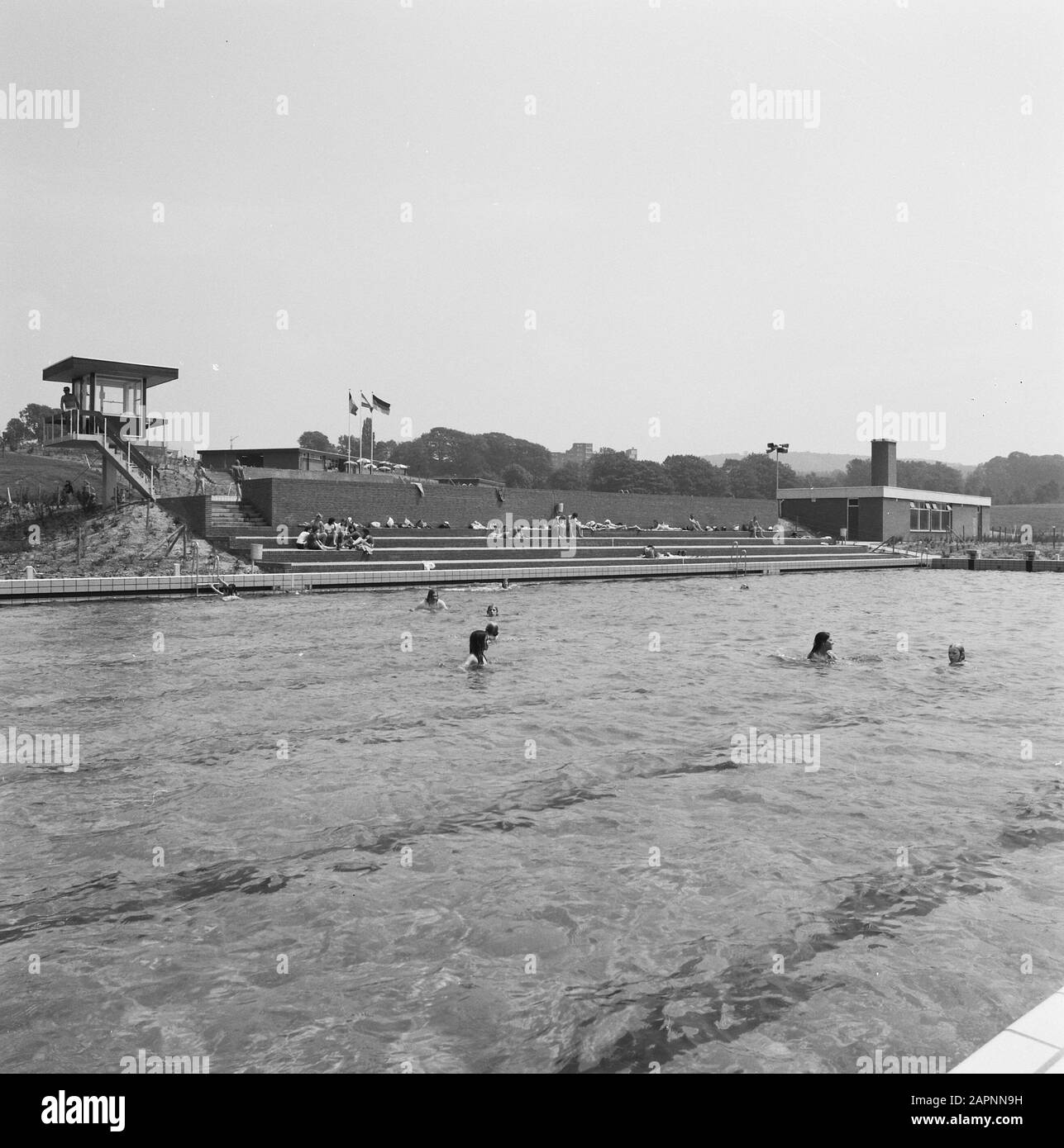 swimming pools, open-air baths Date: 1973 Location: Limburg, Vaals ...