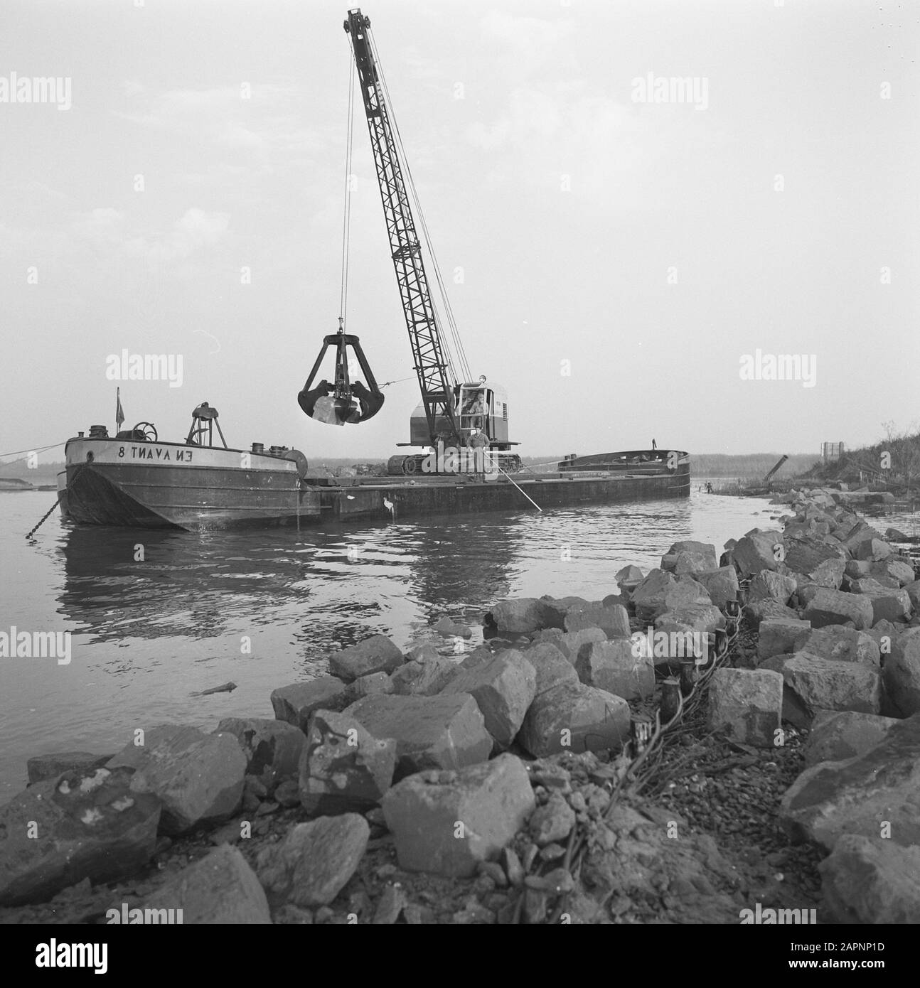 creek closures, sandcement stone, landfill, biesbosch Date: 1968 ...