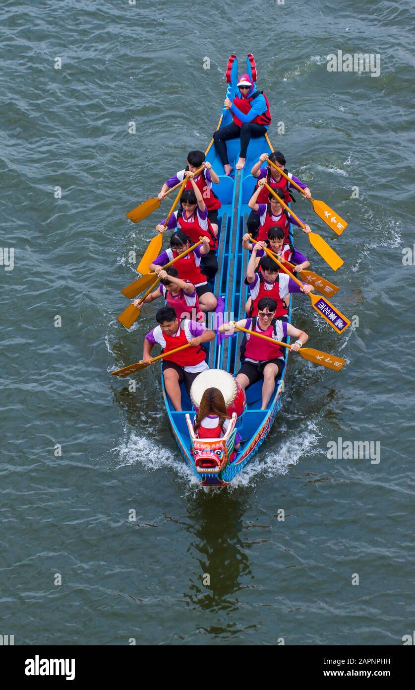 Dragonboat team racing during the 2019 Taipei Dragon Boat festiva in ...