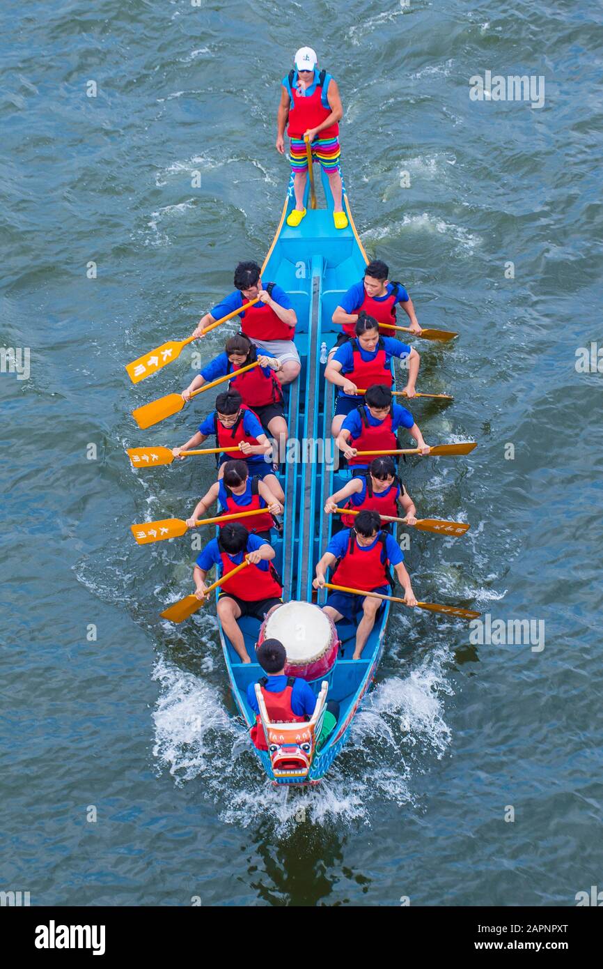 Dragonboat team racing during the 2019 Taipei Dragon Boat festiva in ...