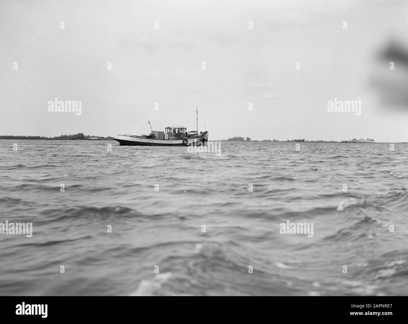 tugs, sand transport Date: May 1952 Keywords: tugs, sand transport ...