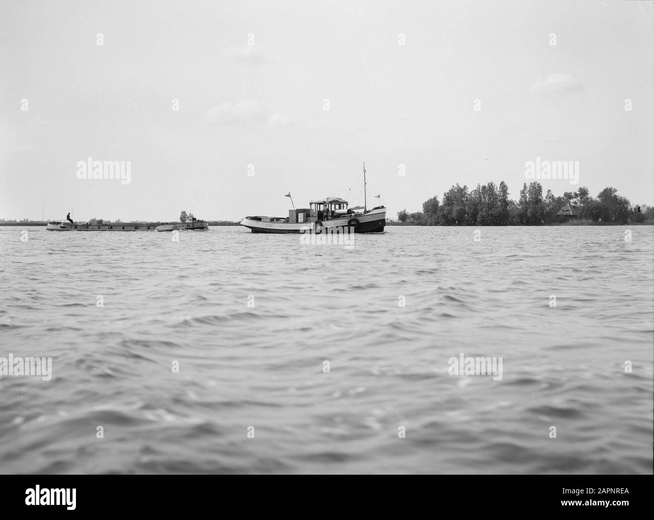 tugs, bins, sand transport Date: May 1952 Keywords: bins, tugs, sand ...