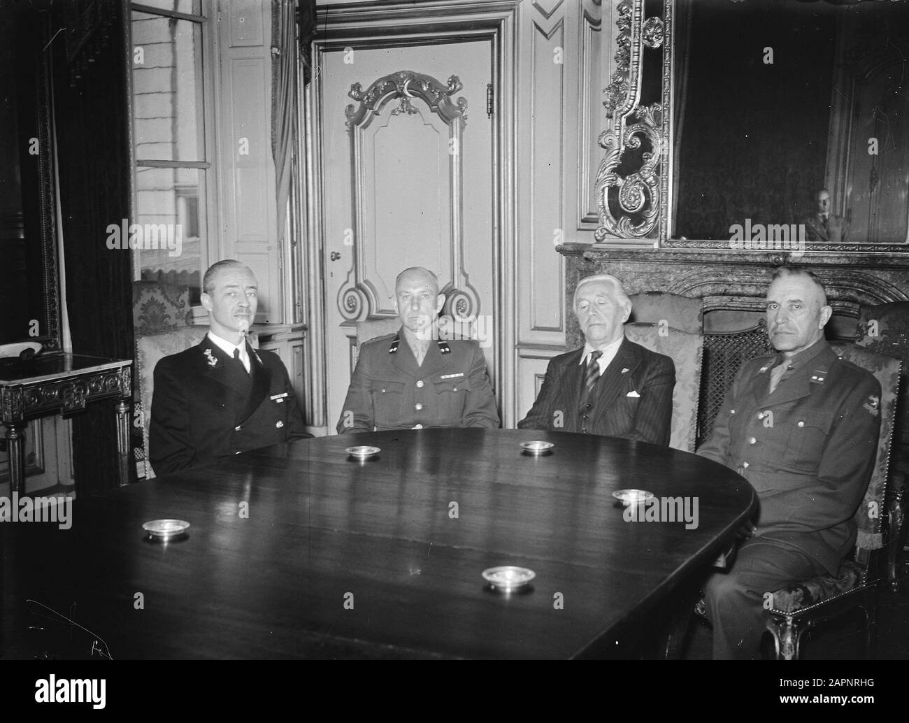 Installation committee formation hi-res stock photography and images ...