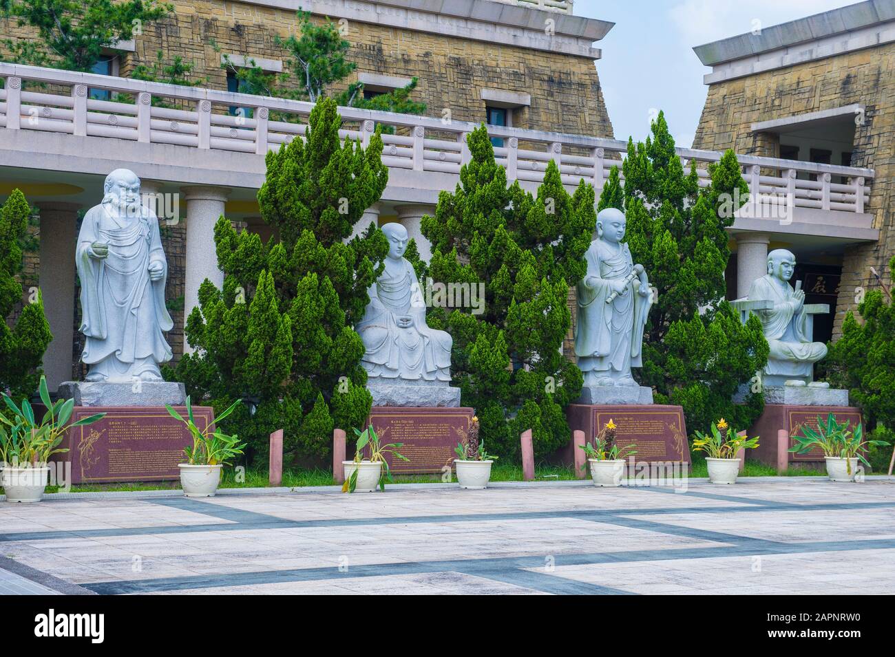 The Fo Guang Shan monastery in Kaohsiung Taiwan Stock Photo - Alamy
