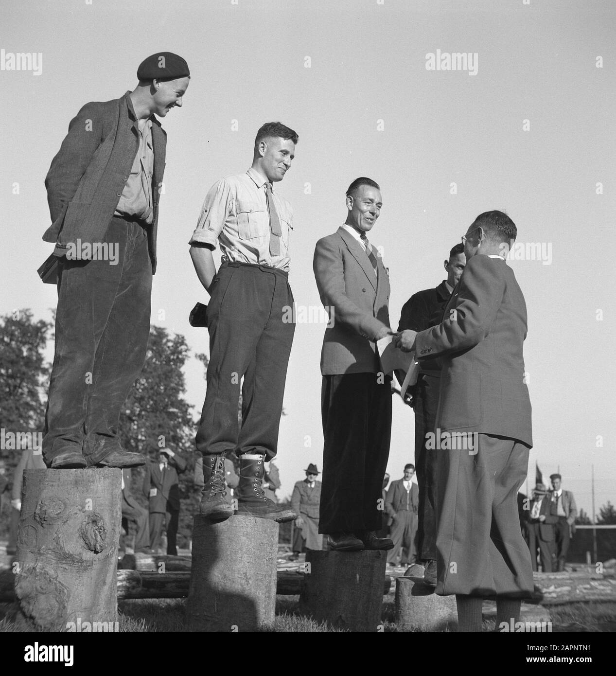 men, awards, spectators Date: undated Keywords: men, awards, spectators ...