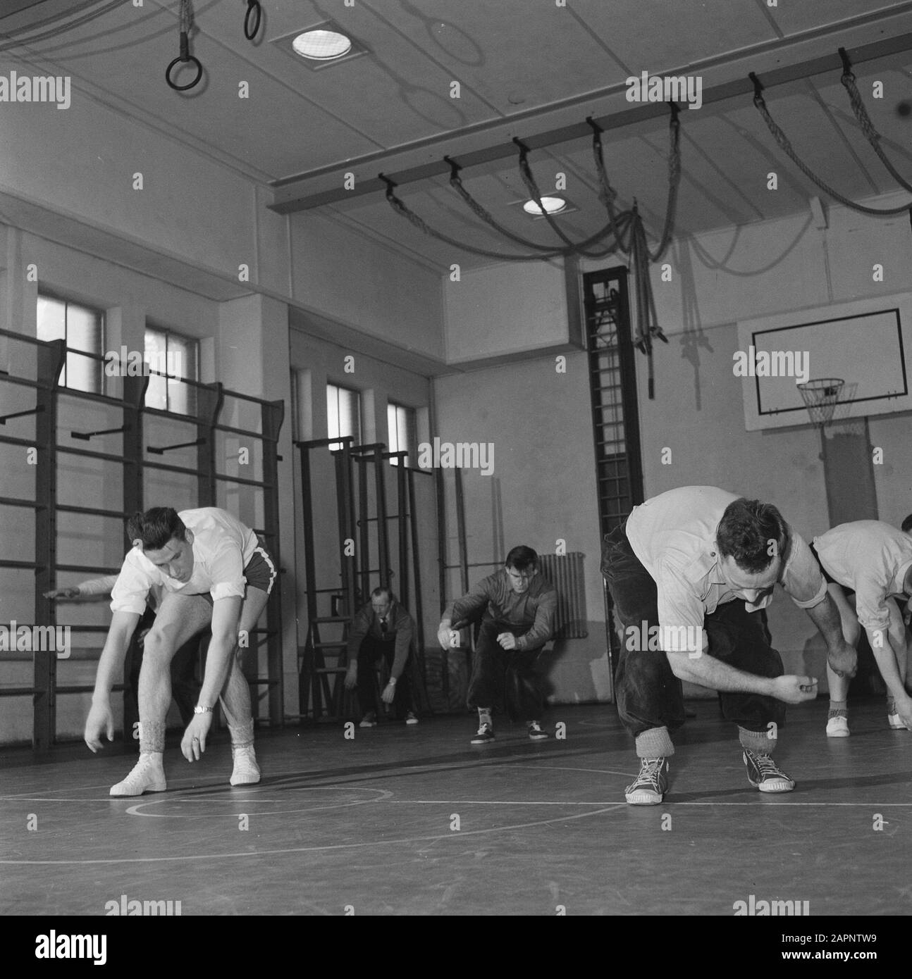 Gym gymnasium class Black and White Stock Photos & Images - Alamy