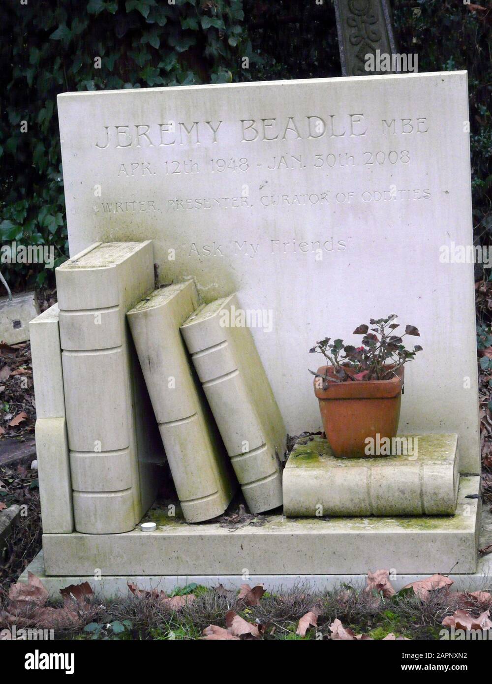 Photo Must Be Credited ©Alpha Press 066465 22/01/2012 The grave of Jeremy Beadle in Highgate ...