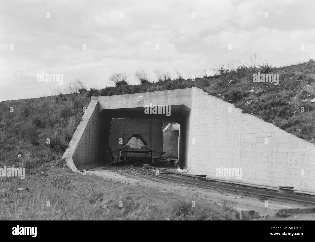cleaning waste water, handling urban waste, port cable car Date ...