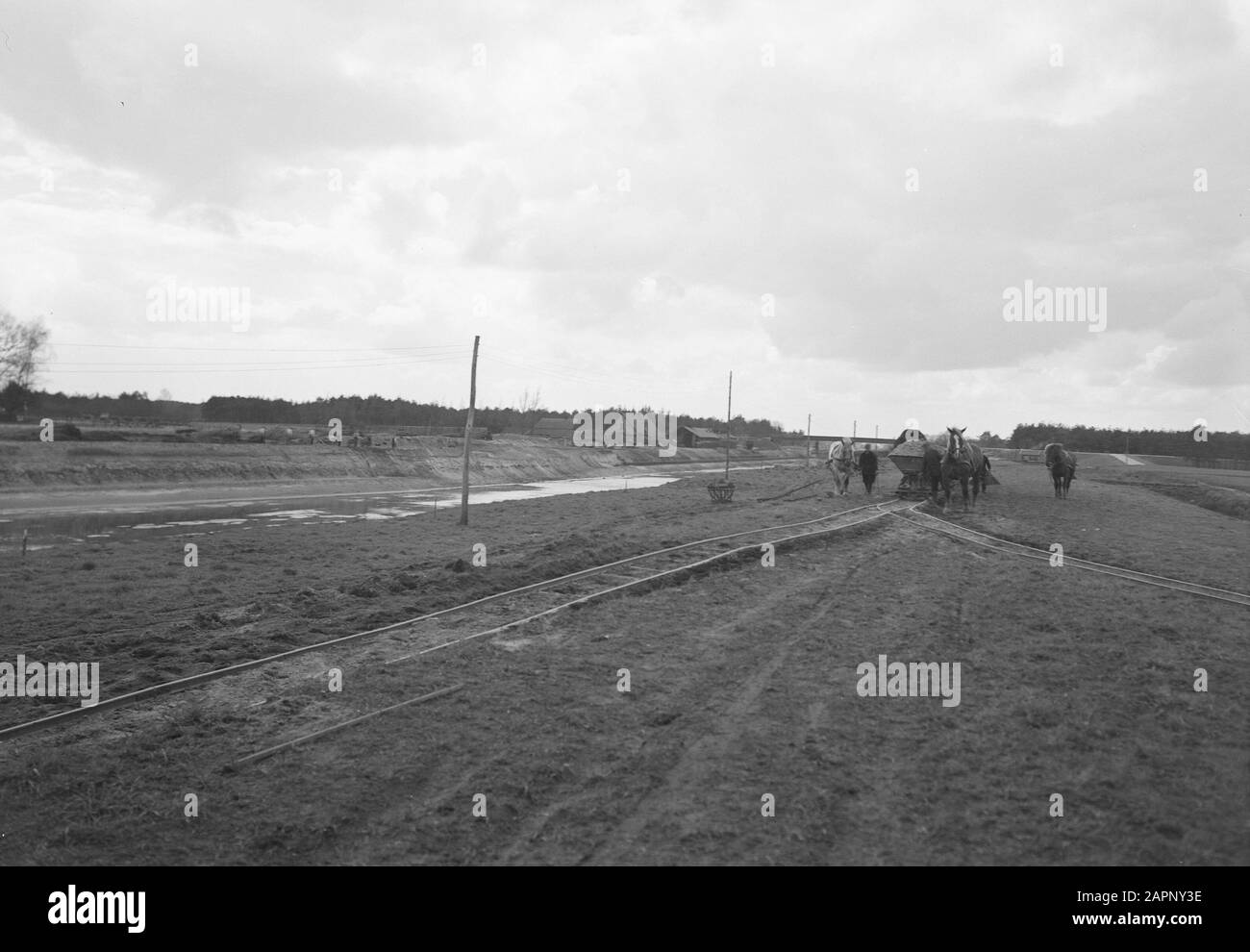 digging and improving canals, building bridges, Dorrebrug Date: undated ...