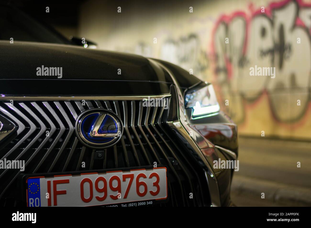 2020 Lexus ES300h spindle grille Stock Photo - Alamy