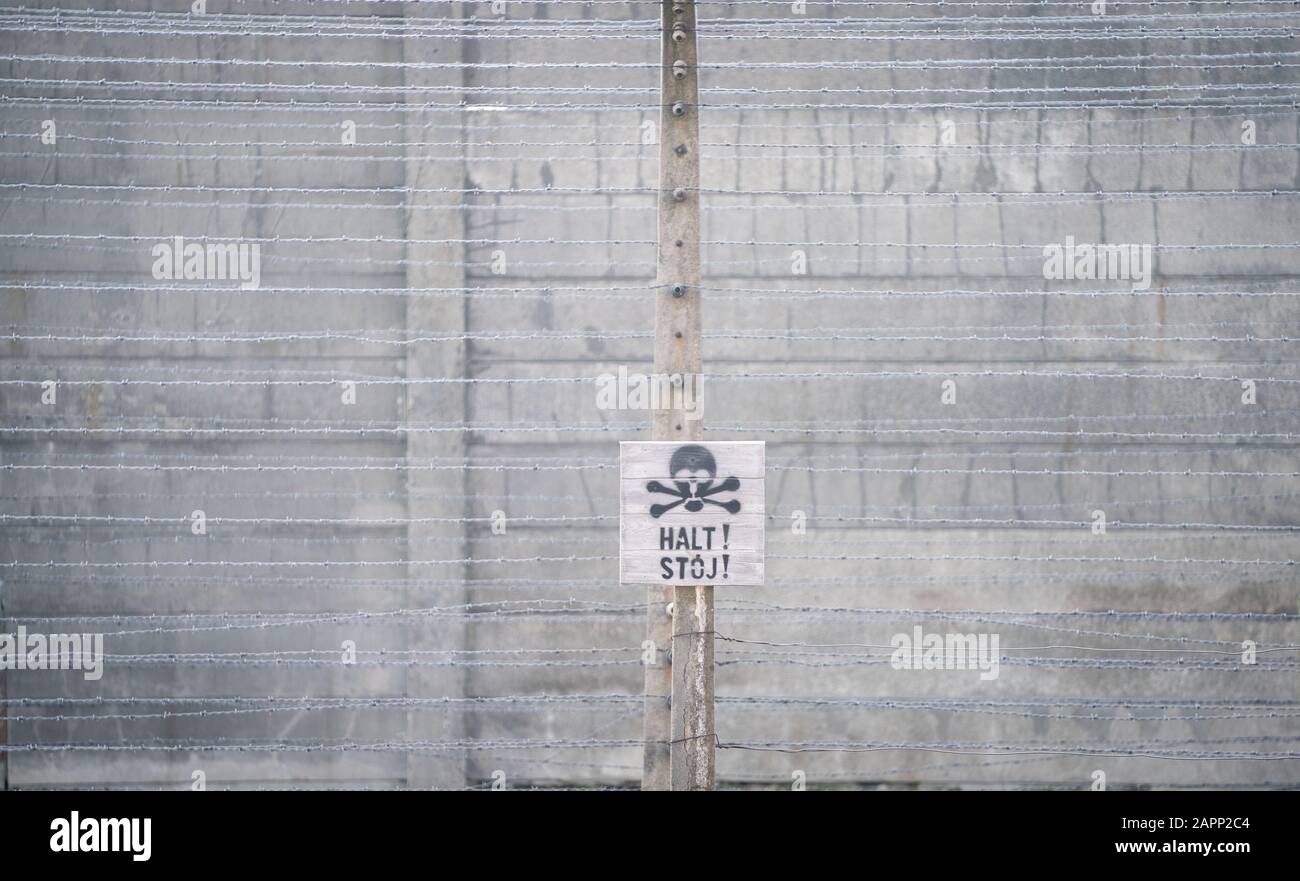 Oswiecim, Poland. 24th Jan, 2020. "Halt" and "Stoj" are written on a ...