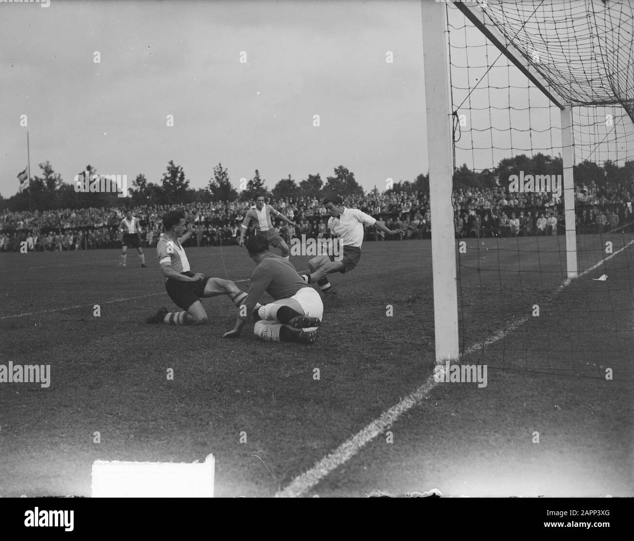 October 1 1948 Black and White Stock Photos & Images - Alamy