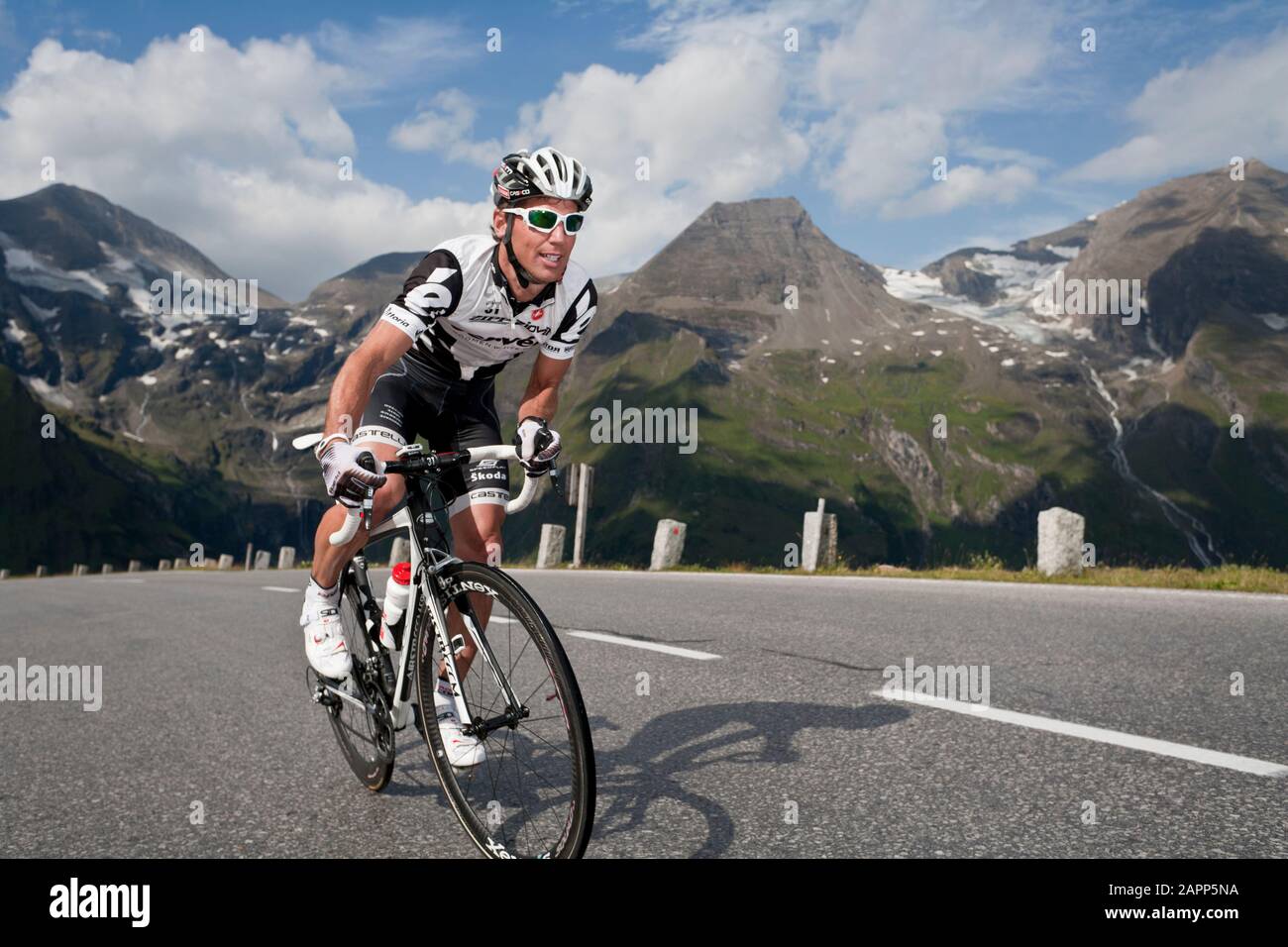 Radfahren am Glockner - Bike Race on the Glockner Stock Photo - Alamy