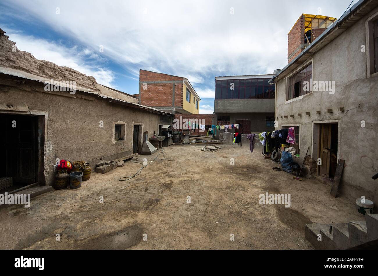 Market in uyuni town in the andes hi-res stock photography and images ...