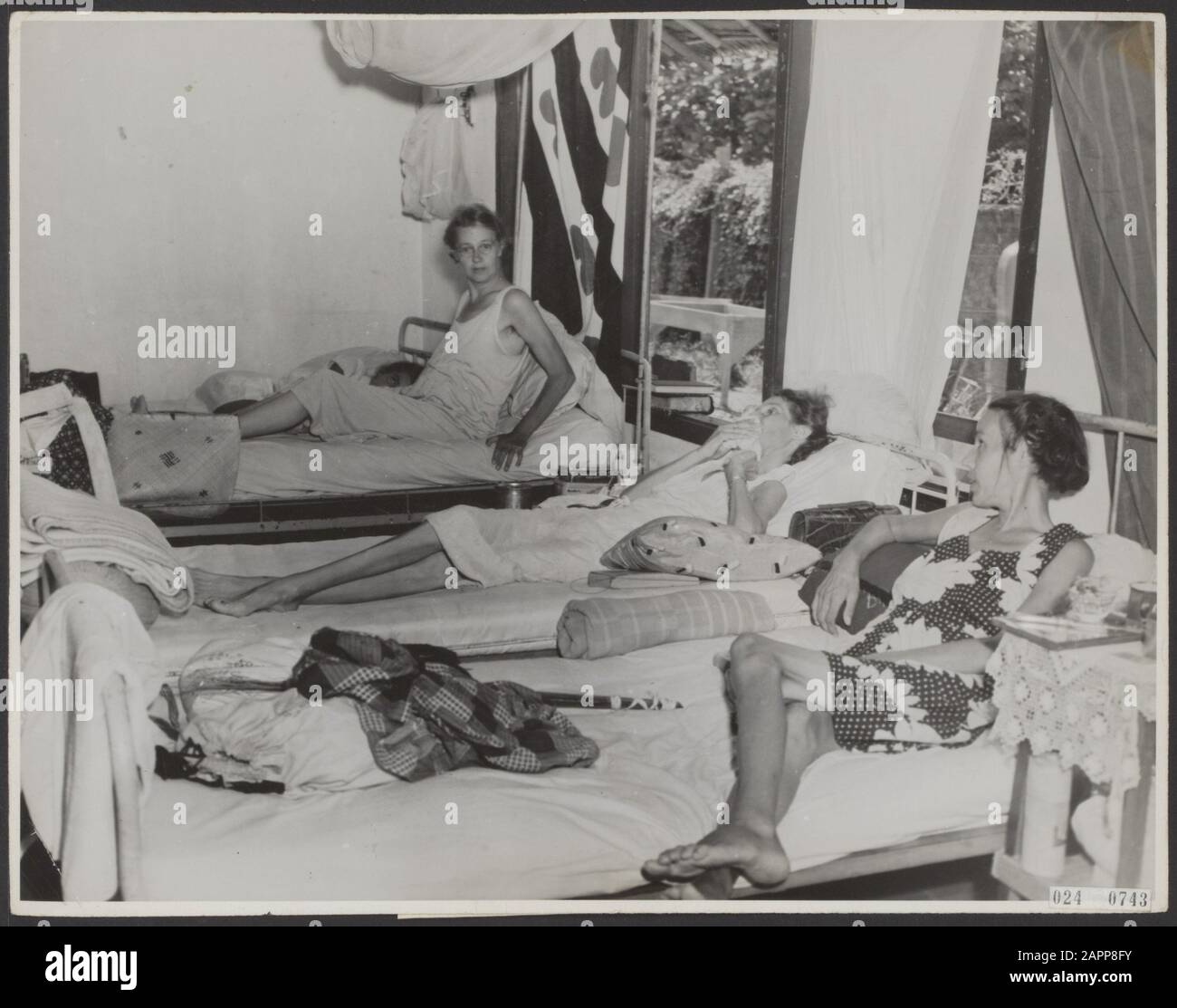Japanese internment camps hi-res stock photography and images - Alamy