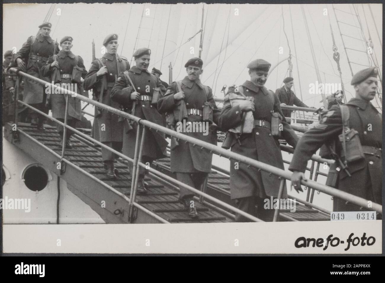 Arrival troop transport ship hi-res stock photography and images - Alamy