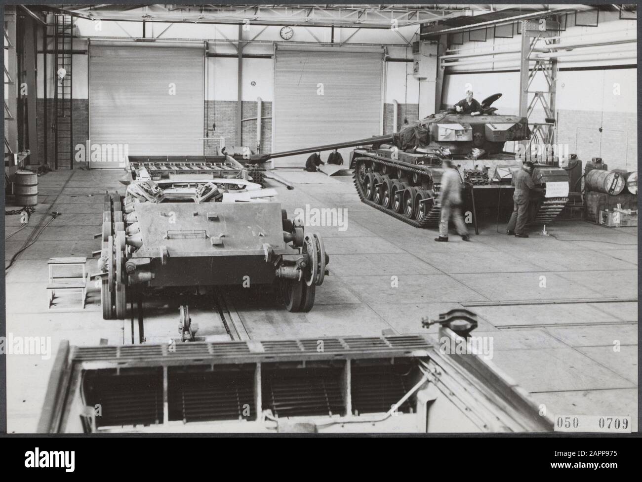 tanks, maintenance, Centurion, Tank workshop Date: April 17, 1956 ...