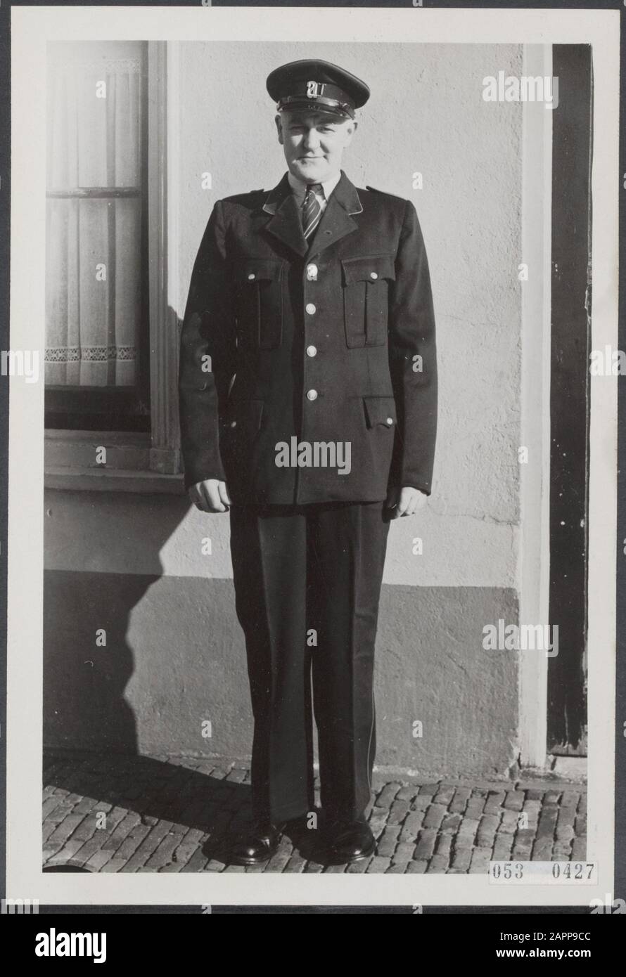 Postmen uniforms hi-res stock photography and images - Alamy