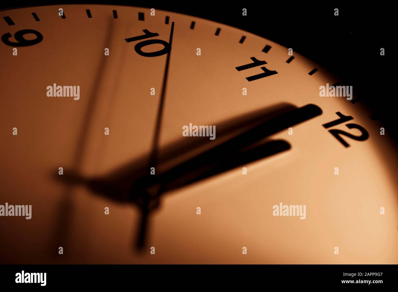 Doomsday clock hi-res stock photography and images - Alamy