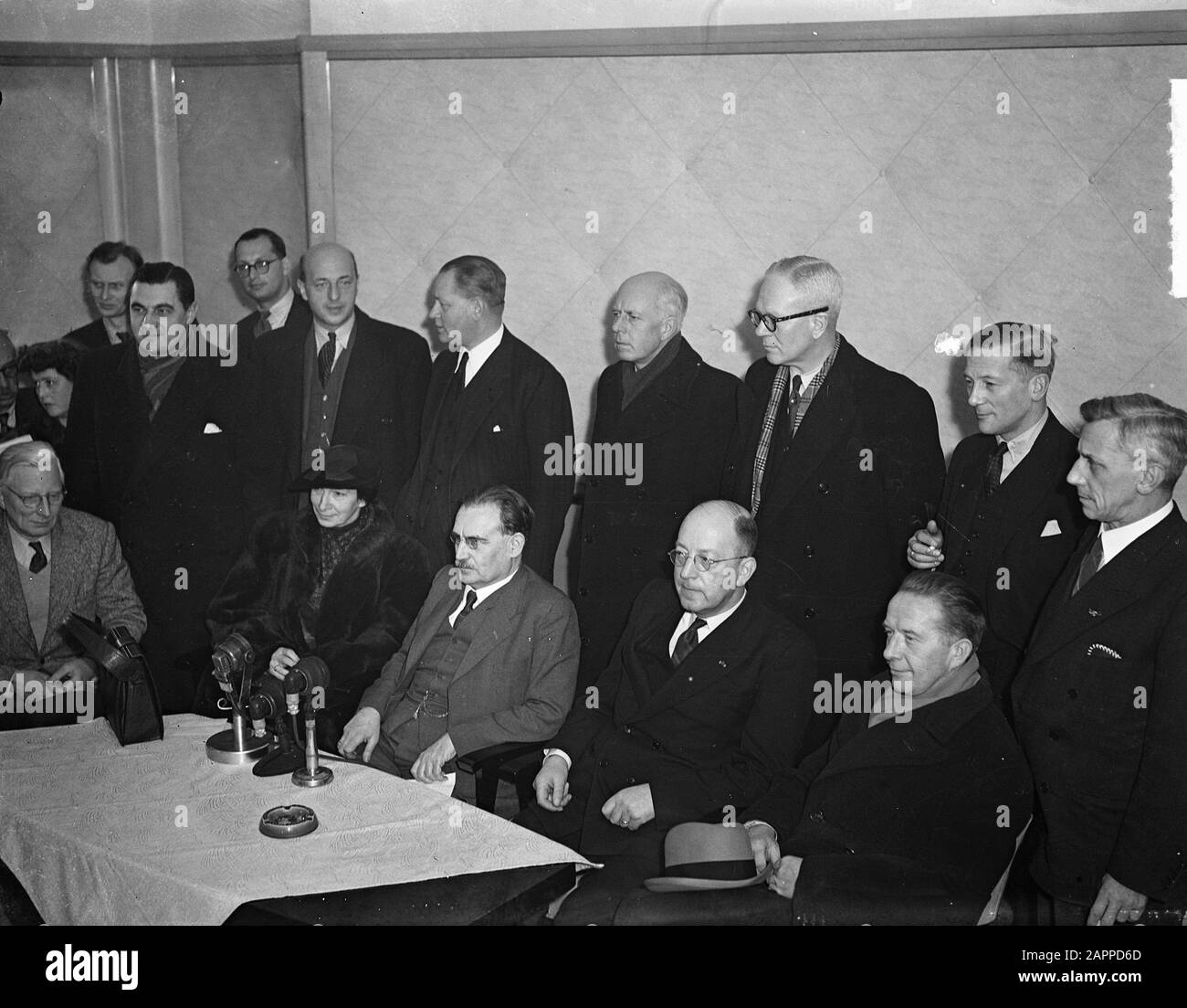 Interaction information Black and White Stock Photos & Images - Alamy