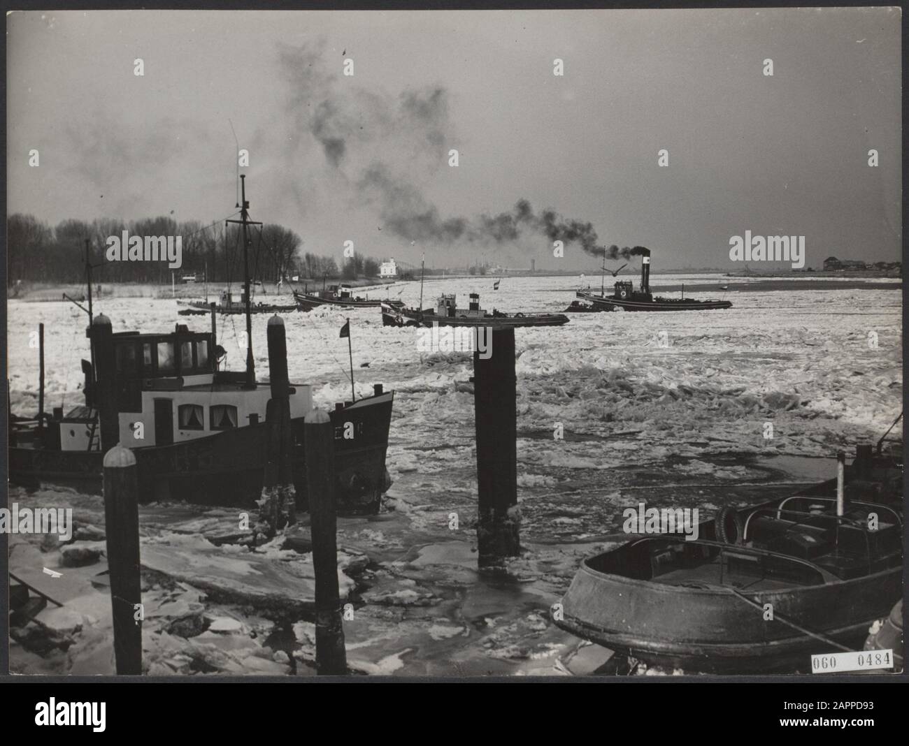 Icebreakers operate hi-res stock photography and images - Alamy