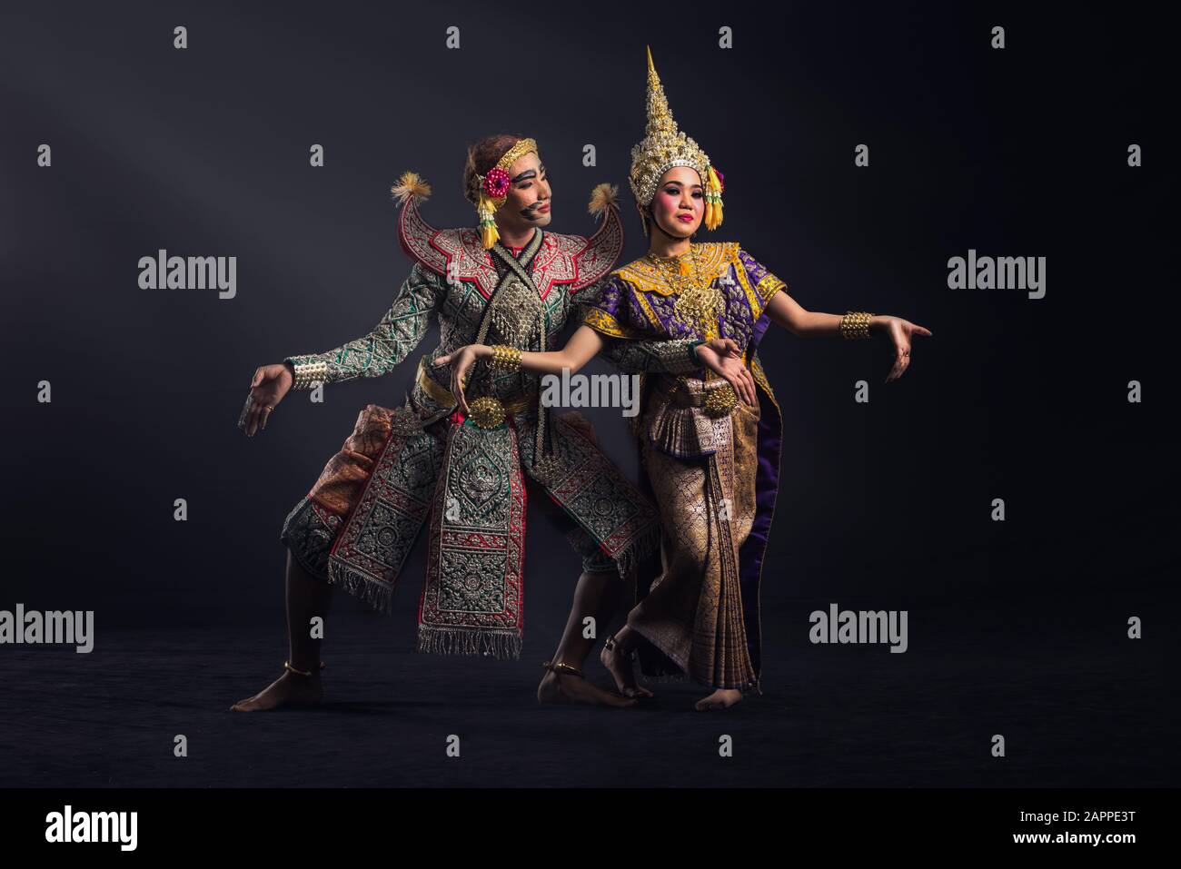 Khon show in traditional costume of Thailand Stock Photo - Alamy