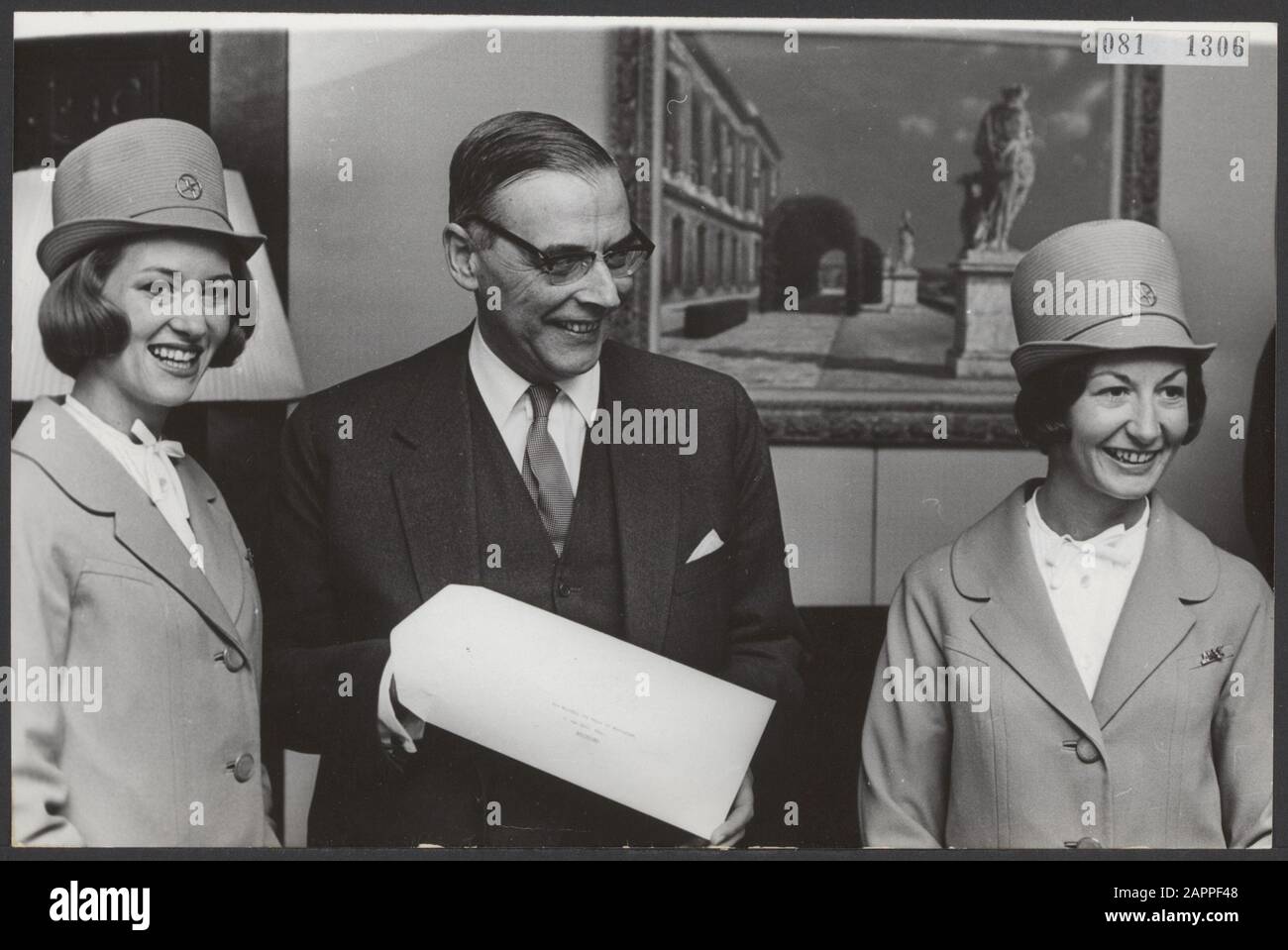 Two New Zealand flight attendants temporarily work at KLM Date ...