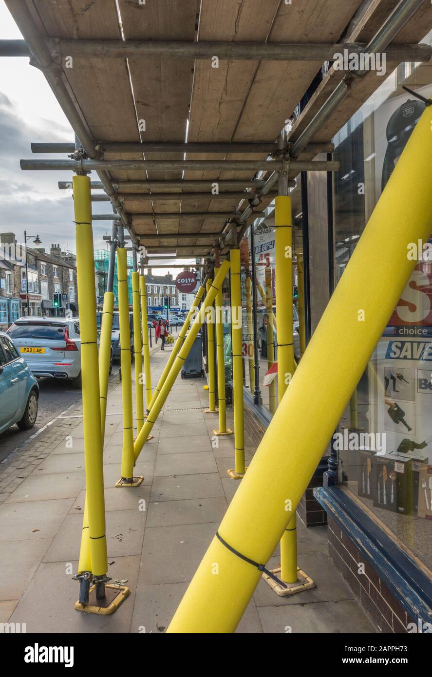 Scaffolding plank hi-res stock photography and images - Alamy